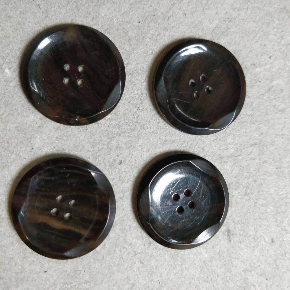 4 stk. sorte vintage knapper.