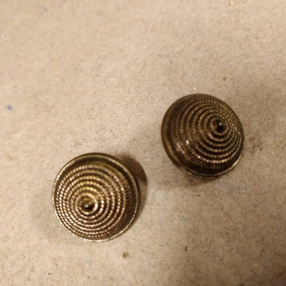 Metal knapper, 2 stk.