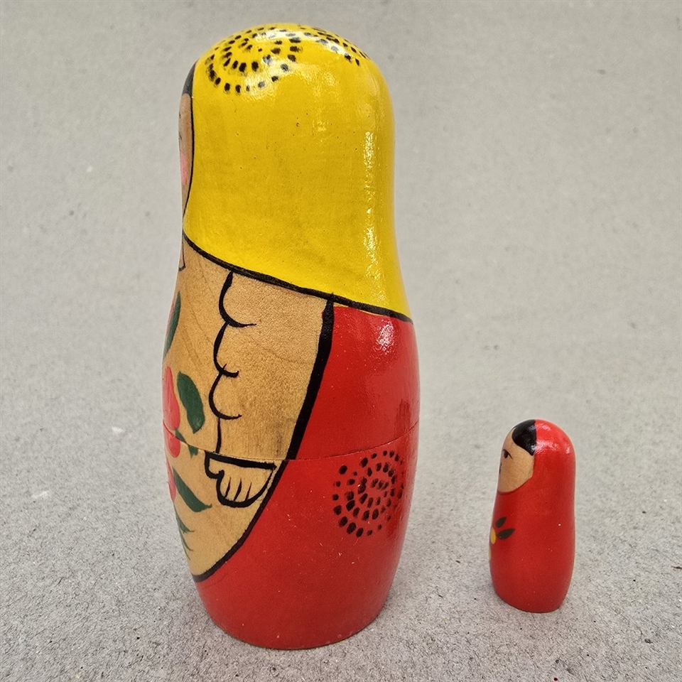 Babushka dukker, hånddekorerede russiske dukker.